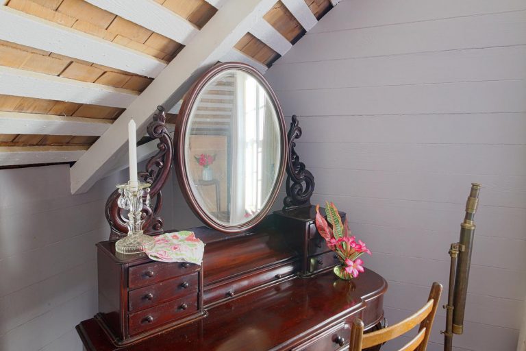 Mrs Russell’s House - Squires Estate